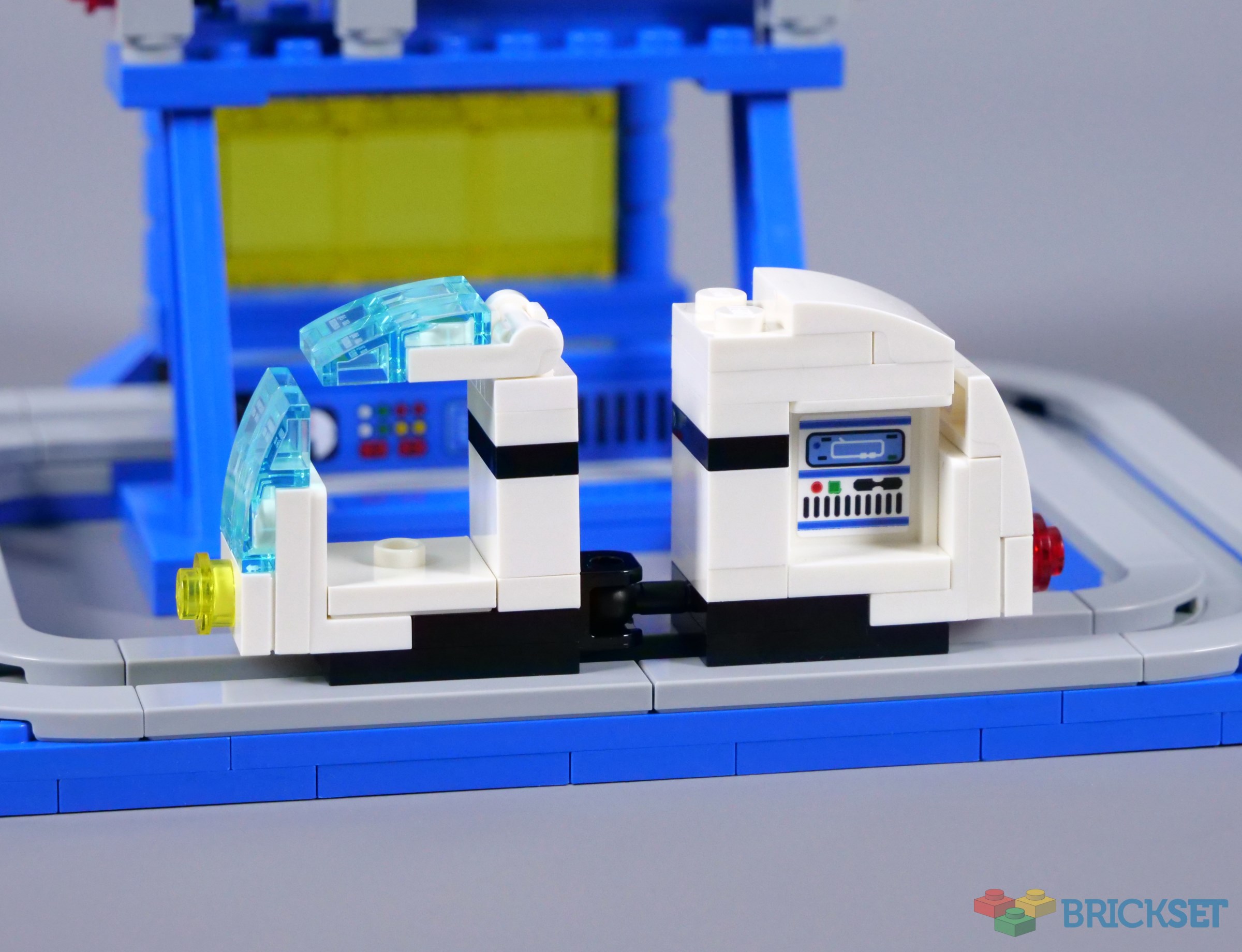 LEGO Ideas 40786 Micro Command Centre review | Brickset